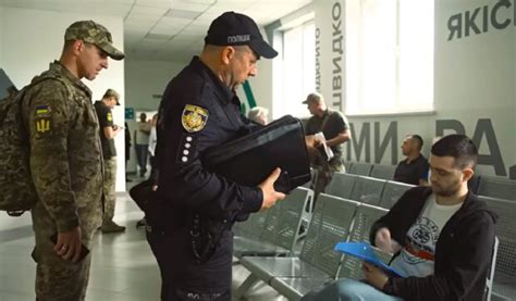 Хто і як тепер має право перевіряти документи у військовозобовязаних Читайте на Ukr Net