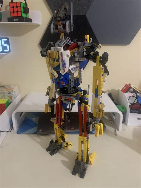 Technic Robot I Somehow Made But Better Rlego