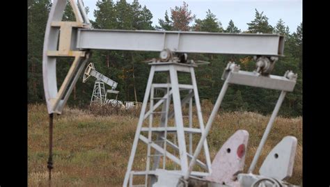 Блумберг США собираются смягчить условия потолка цен на российскую нефть