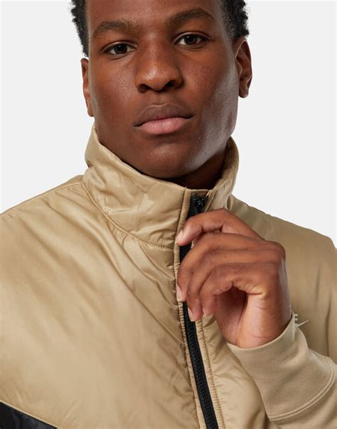 Купить Мужской пуховый жилет Nike Therma-FIT Windrunner - только ...