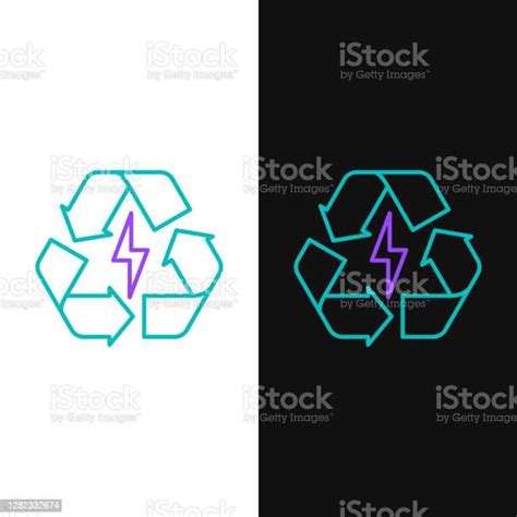 흰색과 검은색 배경에 분리된 재활용 기호 선 아이콘이 있는 녹색 및 보라색 선 배터리입니다 재활용 기호가 있는 배터리 재생