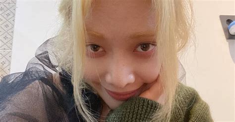 이사라 그 자체 더글로리 김히어라 연필 꽂고 생일 축하 감사 이사라 그 자체 더글로리 김히어라 연필 꽂고 생일 축하 감사