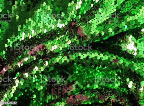 금속 반짝이는 장식 조각 배경 패션 드레스의 라운드 스 팽 글 0명에 대한 스톡 사진 및 기타 이미지 0명 금속 금속의 Istock