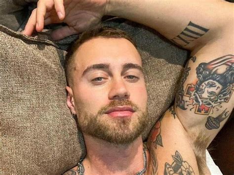 Yuri Bonotto O Bombeiro Da Eliana Fatura Alto No Onlyfans Após
