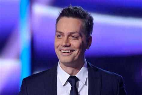 Harsányi Levente Megmutatta 20 évvel Fiatalabb Párját Lara Gyönyörű A Címlapon Hazai Sztár