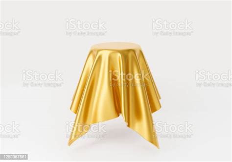 판매 배너 템플릿 디스플레이 제품 무대 연단에 황금 실크 패브릭 천라운드 테이블의 3d 렌더링 흰색 배경에 격리된 빈 테이블보입니다 추상적인 화장품 배경 금 금속에 대한