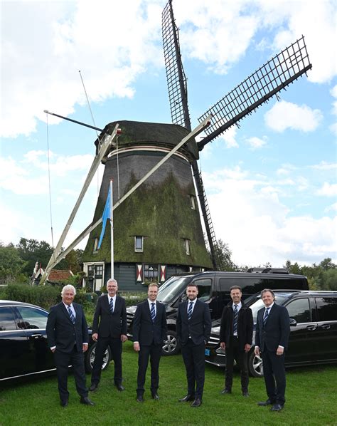 Van Delden Limousine Service Five Generations Of Meeting Challenges Chauffeur Driven