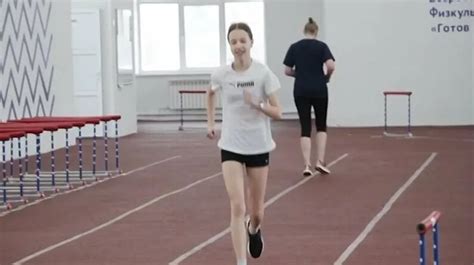 «От тренировок к пьедесталу в спортивной школе имени Макарова готовят чемпионов по легкой