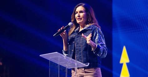 “que Lei Regula Alguma Coisa Sobre O Corpo Masculino” Questiona