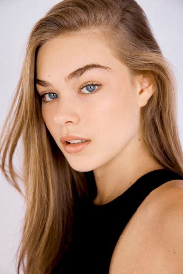 Chloe Viviens Models