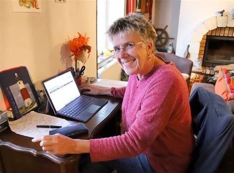 Une Assistante Administrative Pour Aider Montapas 58110