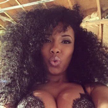 Shayna Kelly Babe Page Watch This Centerfold On Freeones