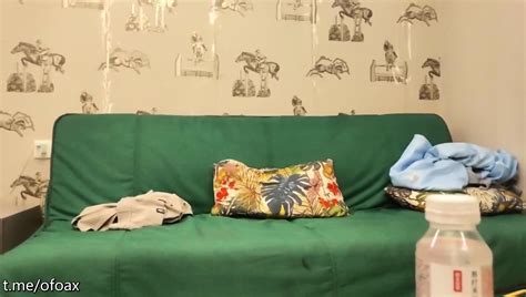 【熟女探花】巨乳良家骚女扒掉裤子吃鸡巴，张开双腿爆插，翘起肥臀后入 Eporner