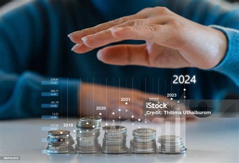 2024 년 새해 목표 판매 이익 및 화살표 사업 금융 투자 그래프 사업 성장 돈 2024 차트 목표 투자 자금 저축 은행