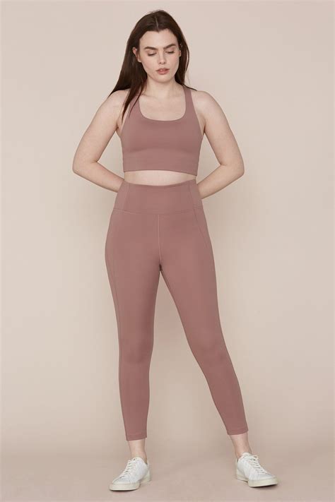 Rose Quartz Compressive High Rise Legging L Full Legnth Female Pose