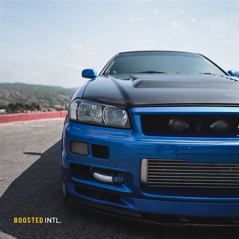 Blue Skyline R34 Front