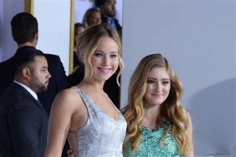 The Hunger Games Mockingjay Part 2 Debuts New Trailer UPI Com