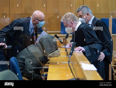 19 January 2022 Hessen Frankfurt Main Ein Aus Syrien Stammender Arzt