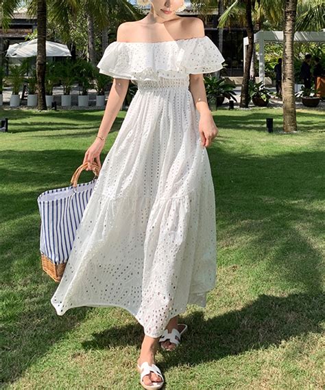 포앤바이앤 하이퀄 리조트 드레스 러플 오프숄더 하이웨스트 화이트 아일렛 면 레이스 셔링 플레어 롱원피스 맥시원피스 샤랄라 청순 우아 여름 휴양지 바캉스 비치웨어