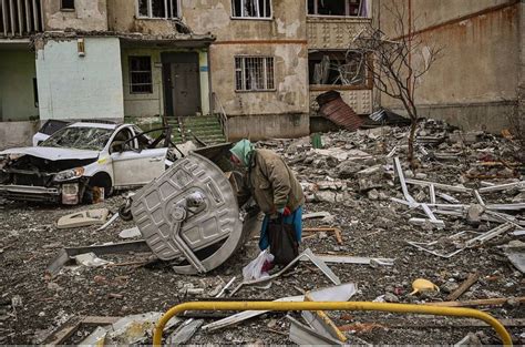 Наслідки нічного обстрілу Харкова та Словянська показали на фото Читайте на Ukr Net
