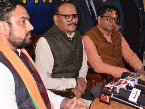 Attacked On Sp Said That One Caste Used To Dominate The Recruitment Of