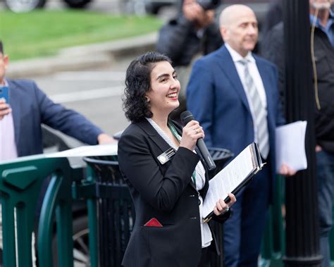 Biography Darya Farivar