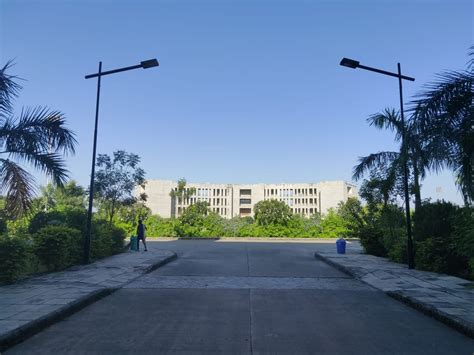 Gujarat National Law University Gnlu Gandhinagar Admission Courses Fees Registration