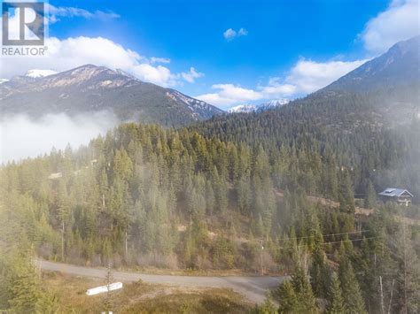 1488 Black Bear Drive Golden — For Sale 309 000 Zolo Ca