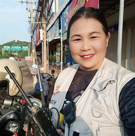 นงลักษณ์ มีรายงานล่าสุด ชาวลาวจำนวนมากไลฟ์สด คอมเม้นท์ให้กำลังทหารและคนไทยผ่านช่องทางโซเชียล