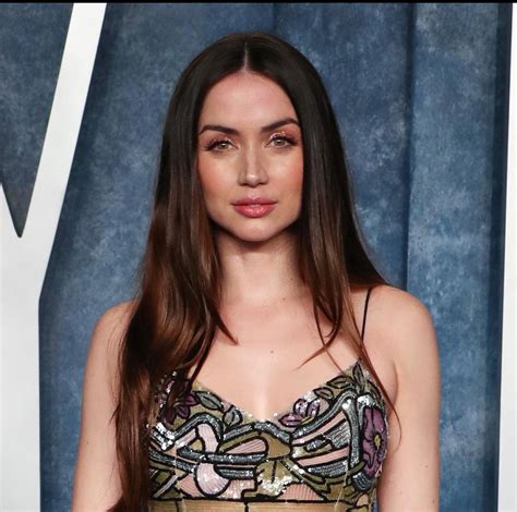 Así es Manuel Anido, el nuevo novio de Ana de Armas: hijastro del presidente de Cuba | Mujerhoy