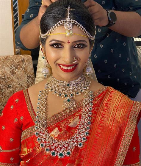 Beautiful Bindi Designs To Check Out This Year Add To Your Bridal Look
