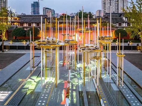 最适合成都太古里的艺术装置 完美契合 花瓣网