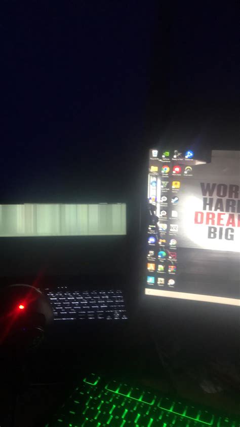 Vertical Lines On Screen When Reboot R ASUS