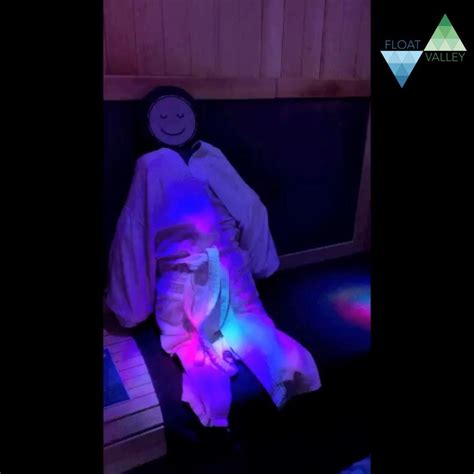 44 Floating Memes Ideas Memes Floating Float Therapy