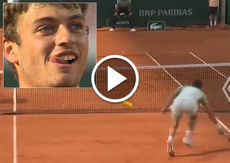 Carlos Alcaraz Hits The Hot Shot Of The French Open When Facing Flavio Cobolli Tennis Tonic