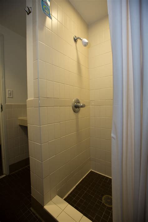 Middle Earth Bathroom Uc Irvine Housing Flickr