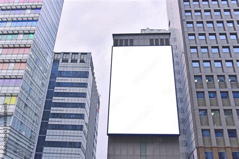 옥외광고전광판 빌보드광고 목업 배경화면 Foto De Stock Adobe Stock