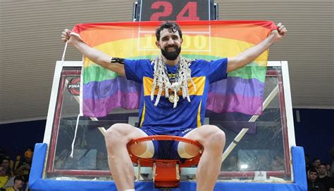 Argentinas First Openly Gay Basketball Player Sebastián Vega