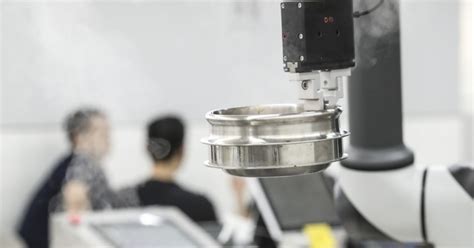 인건비 줄여야지주문·서빙·요리 이젠 로봇에 맡긴다