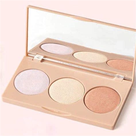 Палетка хайлайтеров — цена 330 грн в каталоге Хайлайтеры Купить товары для красоты и здоровья по