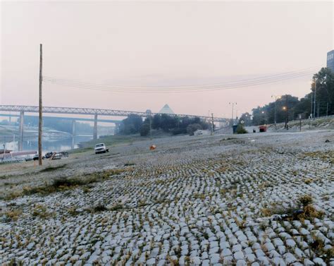 Sleeping By The Mississippi Alec Soth Le Vagabond Des étoiles
