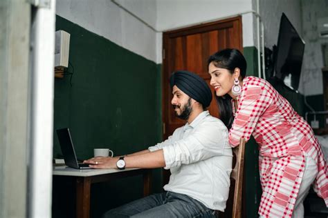 How To Clean Work Desk For Maximum Productivity