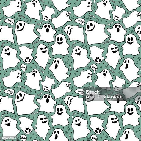 파란색 배경에 다른 유령과 원활한 패턴 다른 얼굴 표정귀여운 유령 할로윈 해피 홀리데이 벡터 일러스트레이션 0명에 대한 스톡