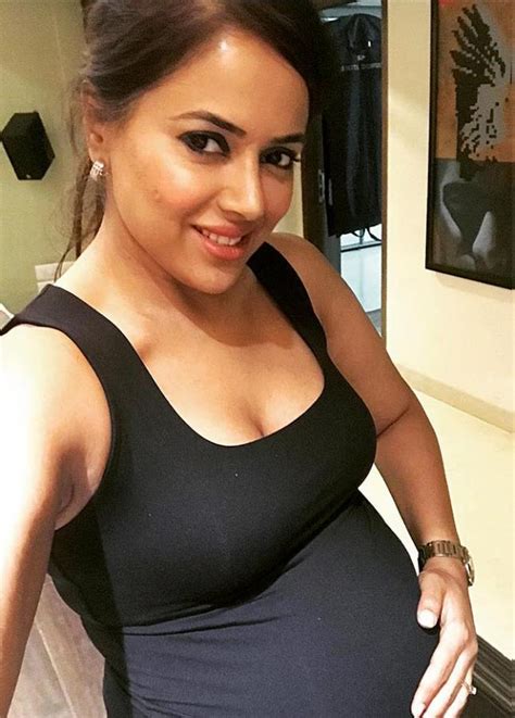How Sameera Reddy Went From 102 Kg To A Fit Mom Get Ahead