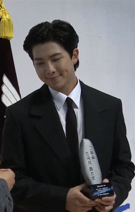 Arab Rm On Twitter 💜 آرمي دعونا نتشارك بكلمات تعبر عن مدى فخرنا