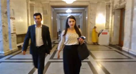 Кирил Петков и Лена Бориславова пред ПИК Tv Има голям смисъл от комисията за Нотариуса ВИДЕО