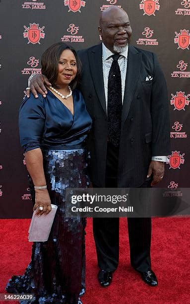 Thomas Dexter Td Jakes Photos And Premium High Res Pictures Getty Images