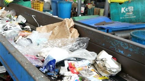 서울에서 분리수거한 재활용 쓰레기가 모인 리얼 선별장 현장 Youtube