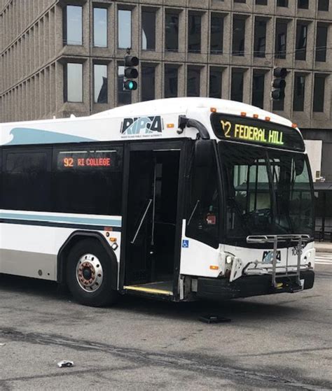 Golocalprov New Ripta Bus Involved In Accident In Downtown Providence On Memorial Boulevard