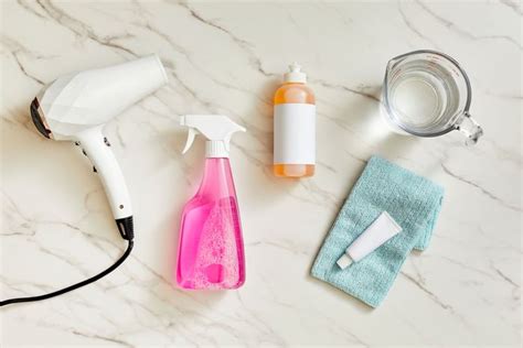 How To Clean Plexiglass In 5 Easy Steps